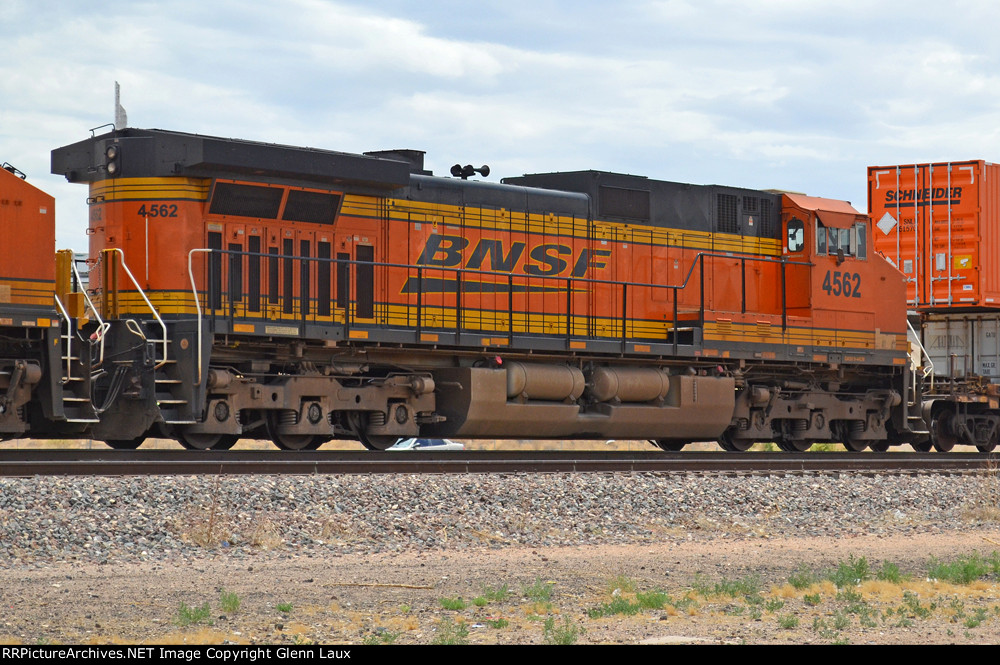 BNSF 4562